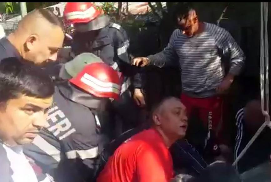 Agenda Pompierului: Pompierii au salvat o fetiţă de 5 ani căzută într-o ...